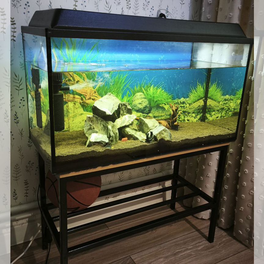 Аквариум с тумбой б/у 100л