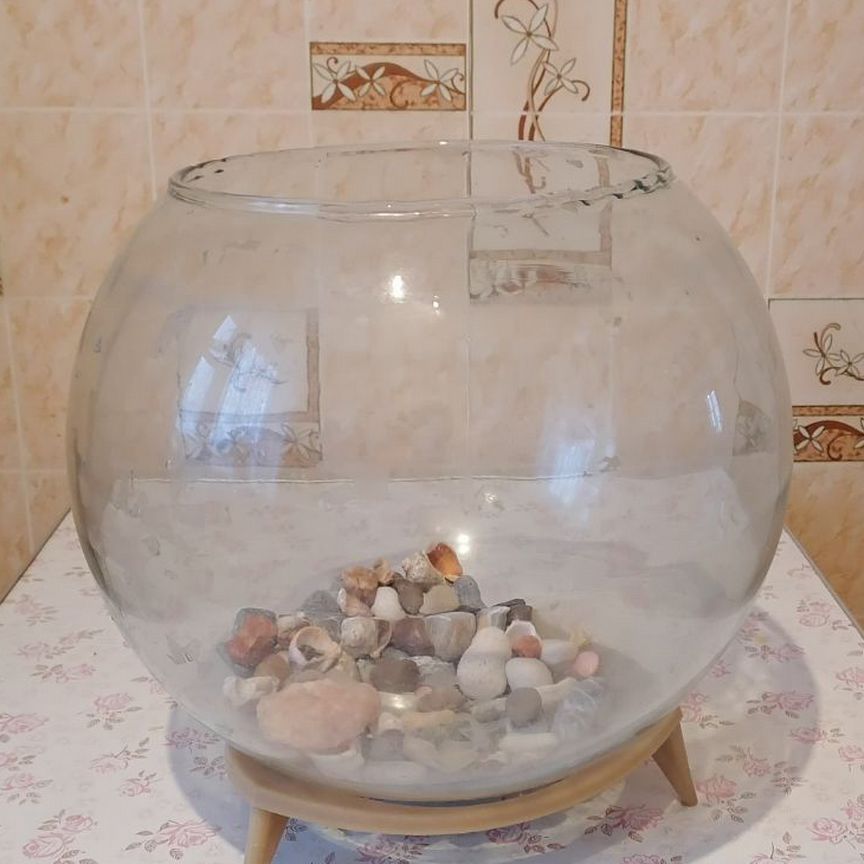 Аквариум для рыбок. Круглый