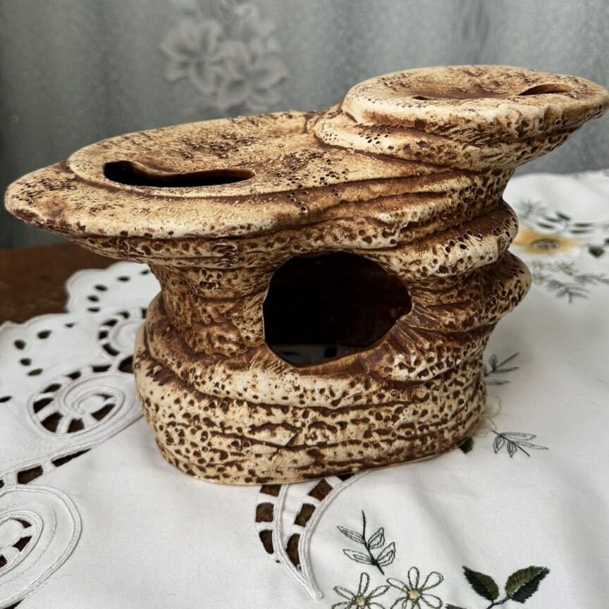 Камень в аквариум