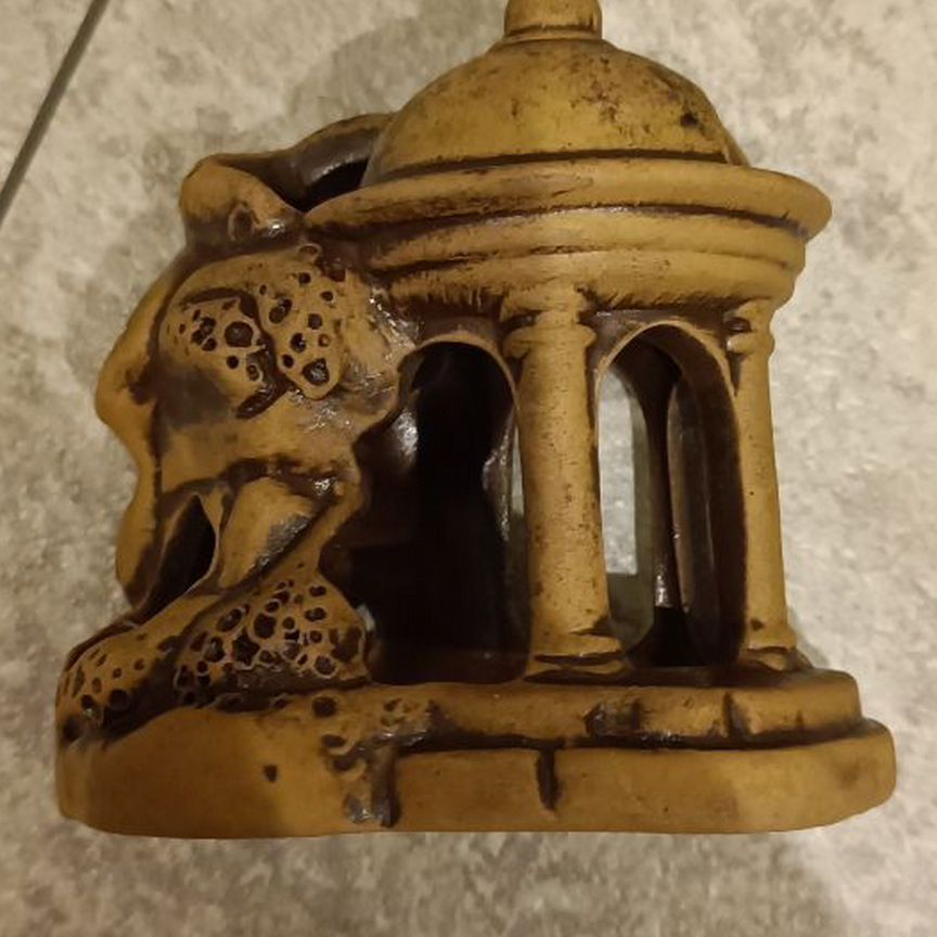 Замок для аквариума