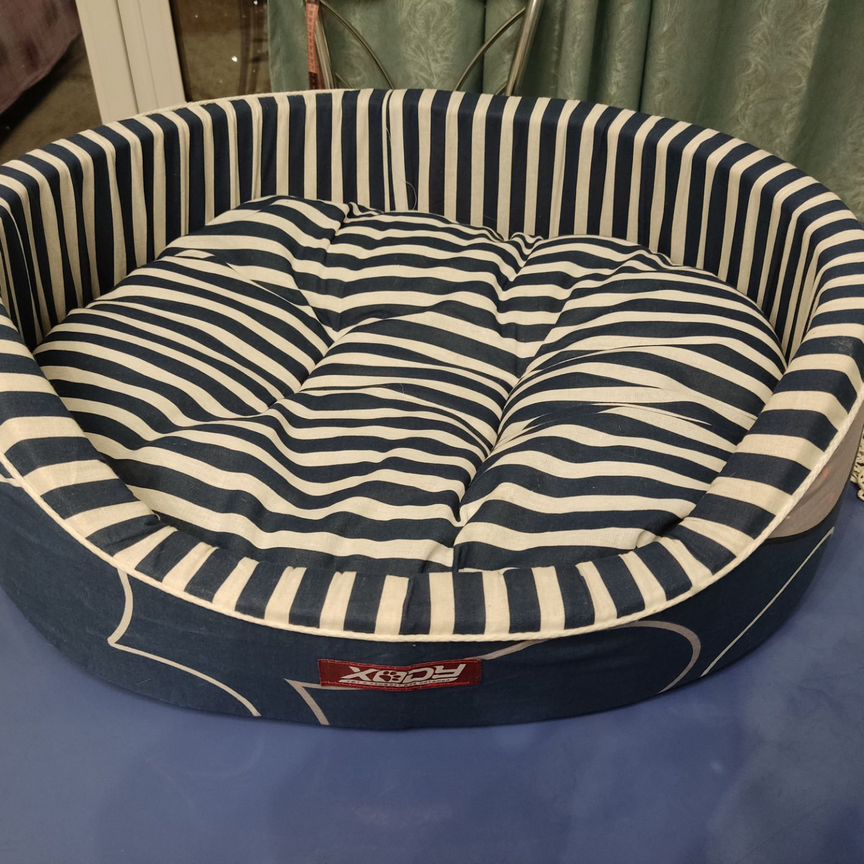 Лежанка для кошек