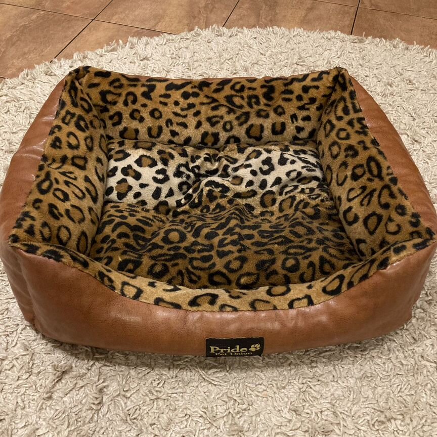 Лежанка для кошек или собак