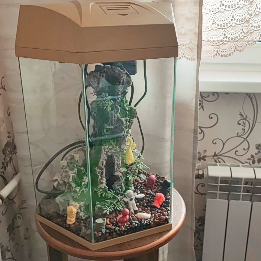 Аквариум для рыбок шестигранный