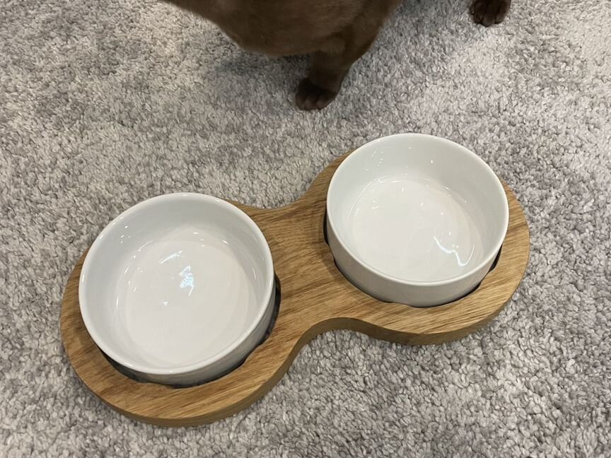 Подставка с чашками для животных