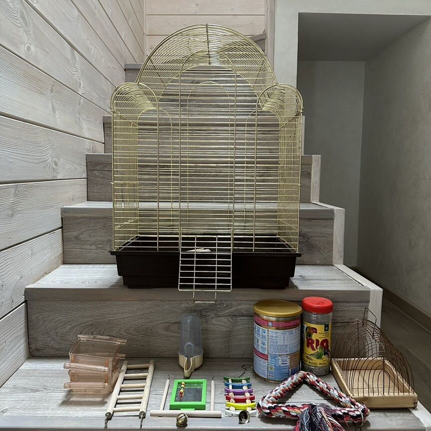 Клетка для попугая с принадлежностями