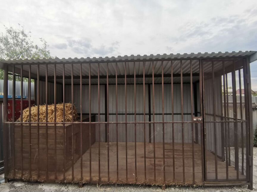 Вольер с будкой для собак