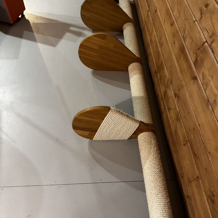 Лазалка для кошек с коктеточкой