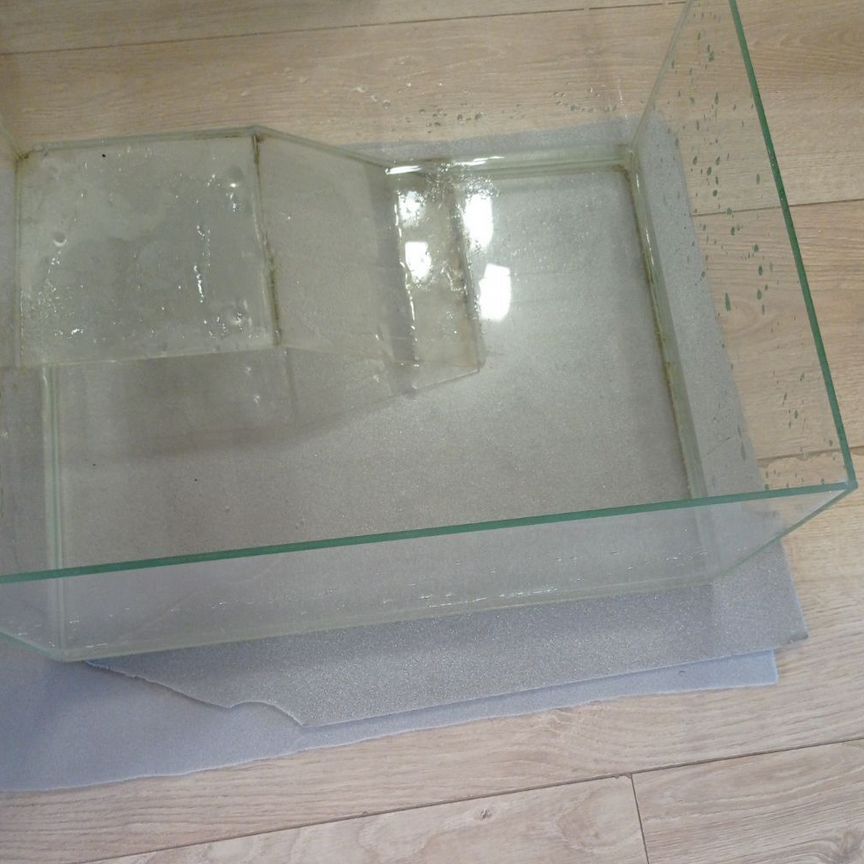 Аквариум с островом