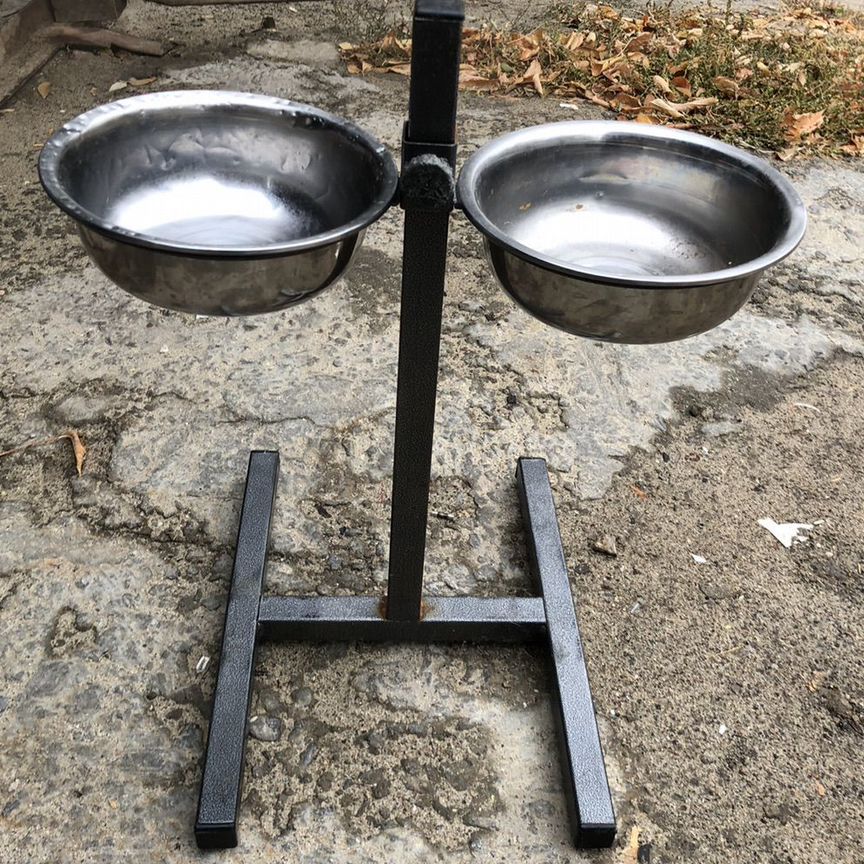 Стойка для кормления собак