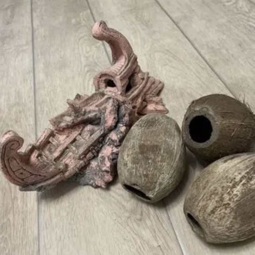 Корабль керамика и кокосы