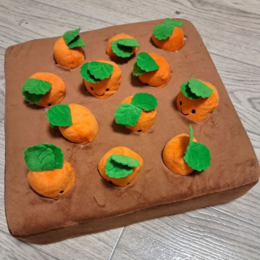 Игрушка для собак "Грядка с морковками"