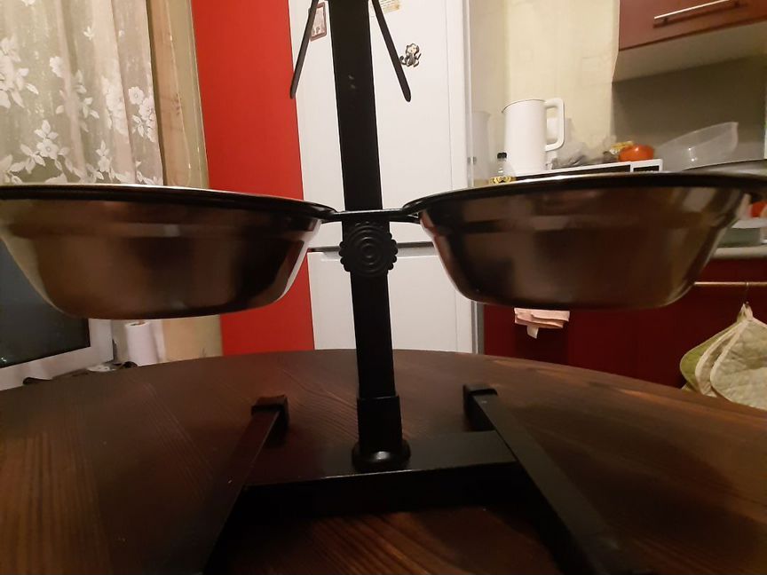 Стойка для кормления собак