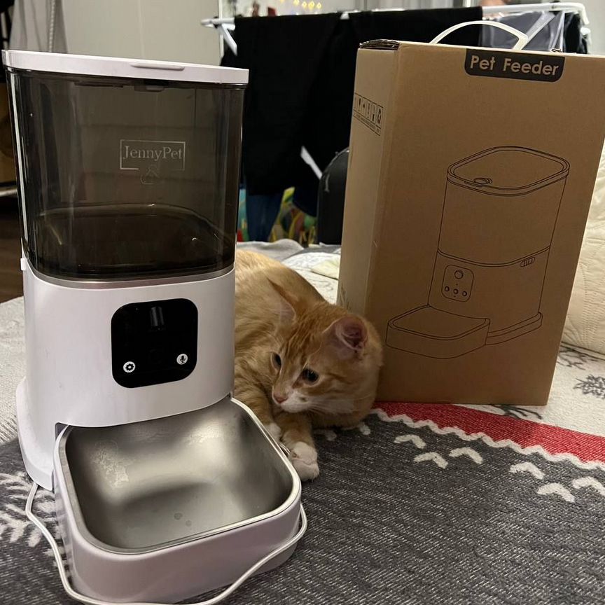 Автоматическая кормушка с 2 камерами