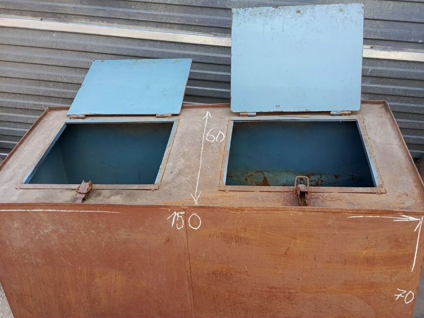 Металлический коробдля хранения кормов