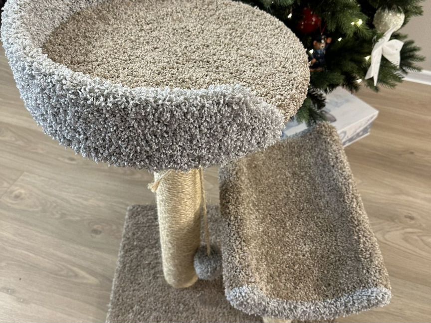 Когтеточка домик для кошки.Высота 75 см/32 см