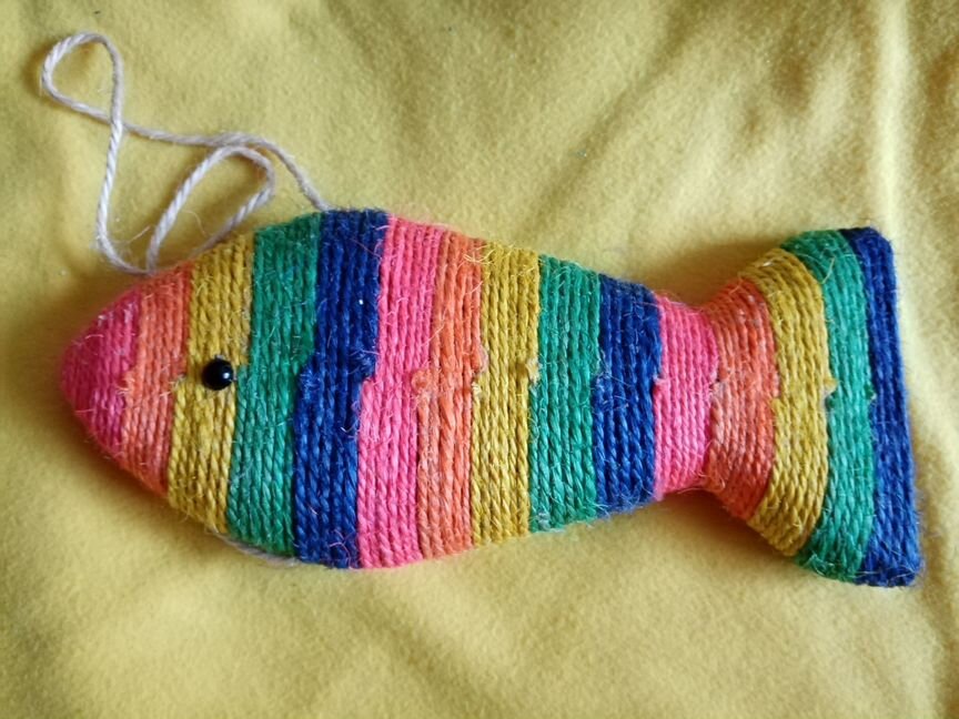 Когтеточка-игрушка для кошки "Рыбка"