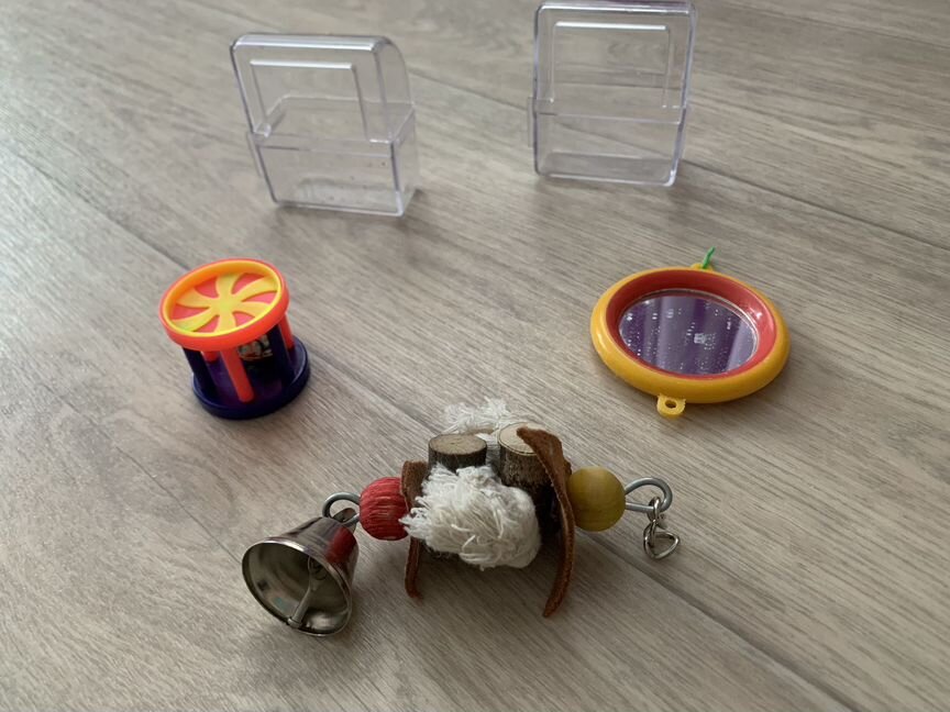 Игрушки для попугаев