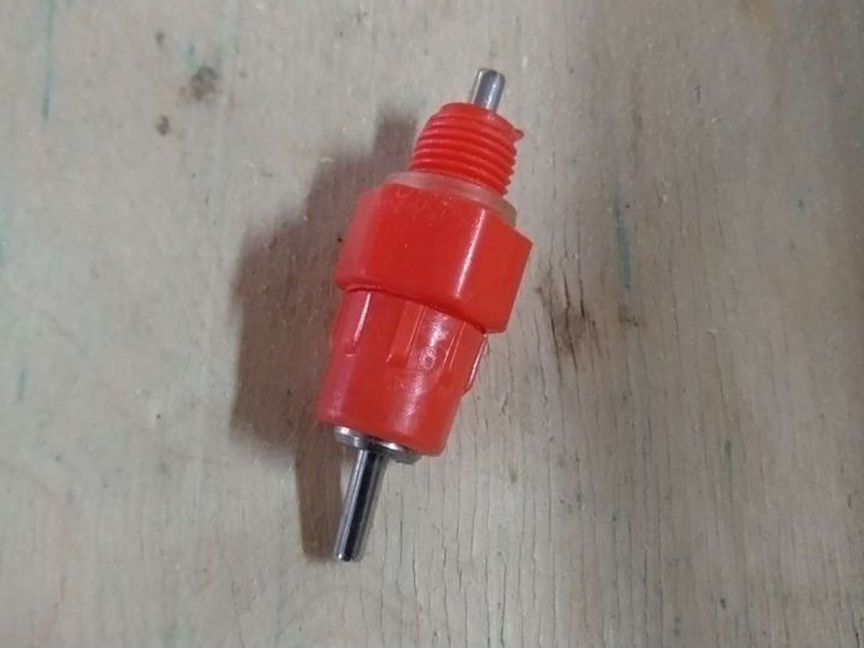 Поилка для птиц, кроликов