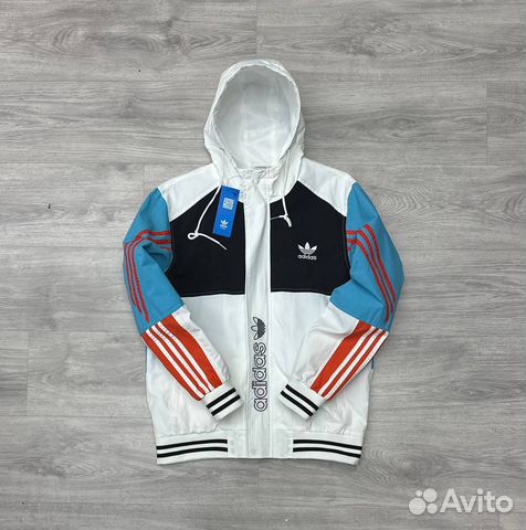 Ветровка Adidas купить в Москве с доставкой | Личные вещи | Авито