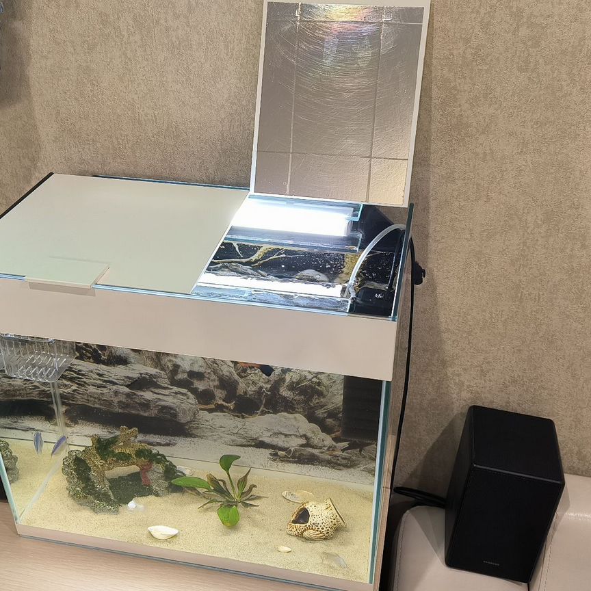 Аквариум с рыбками 37л