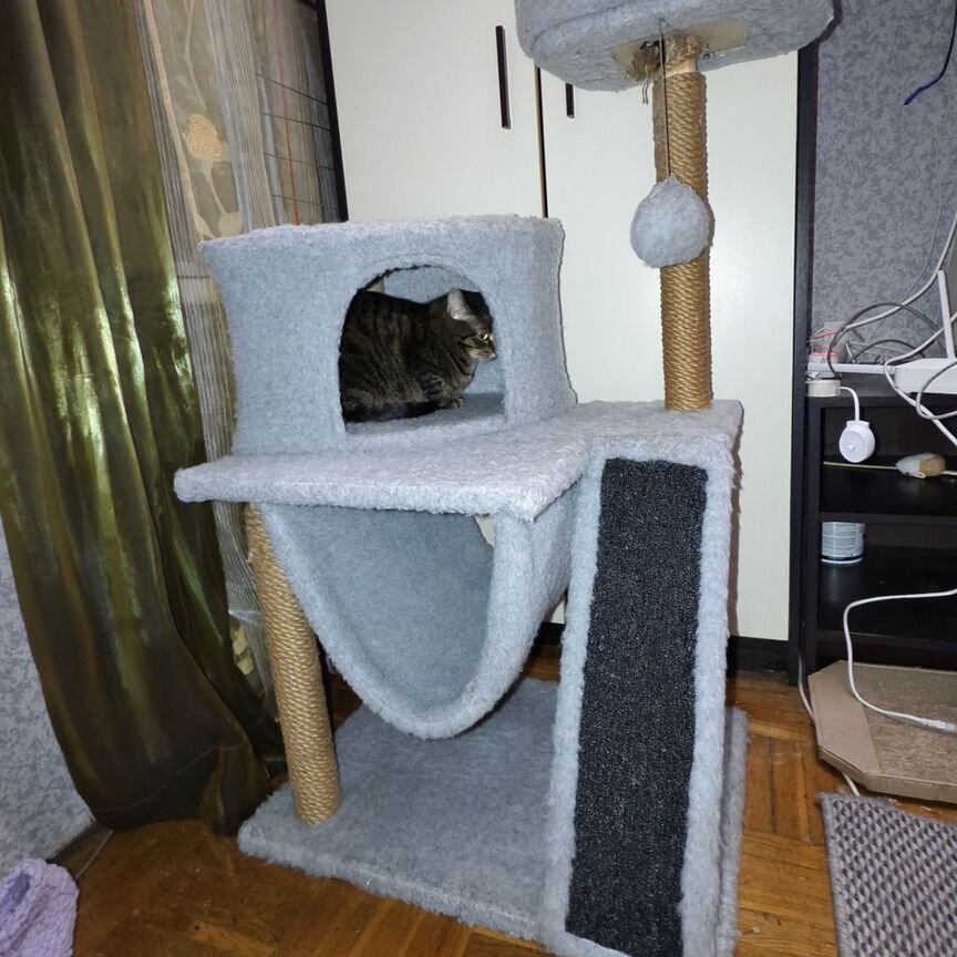 Когтеточка с домиком и лежанкой