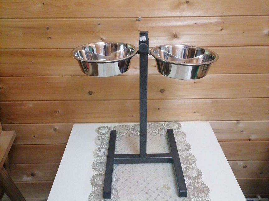 Миска на подставке