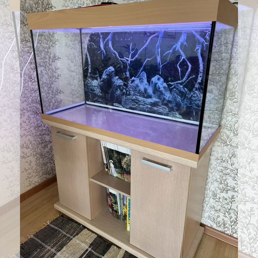 Аквариум с тумбой и внешним фильтром