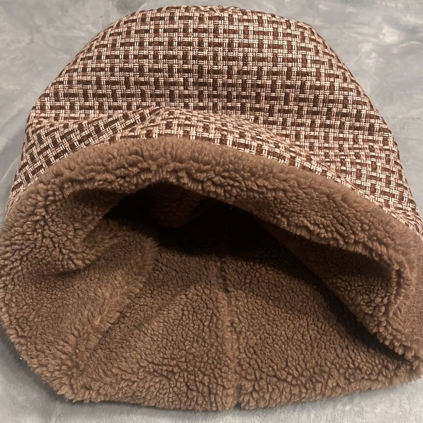 Домик для собак и кошек Нора с овчиной