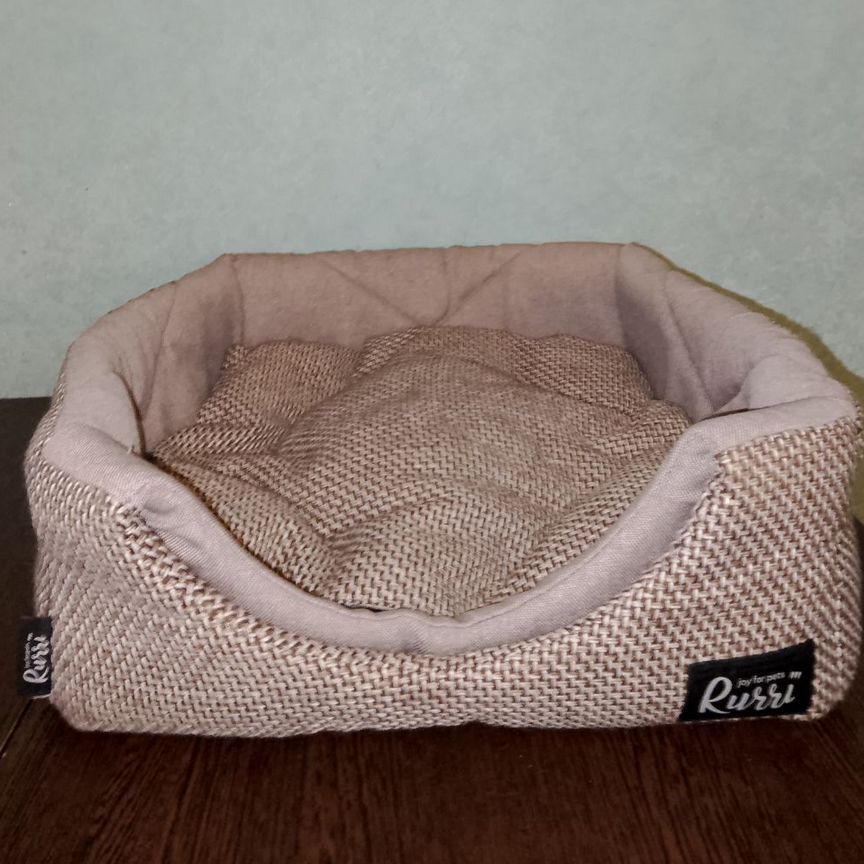 Лежанка для кошек и собак бу