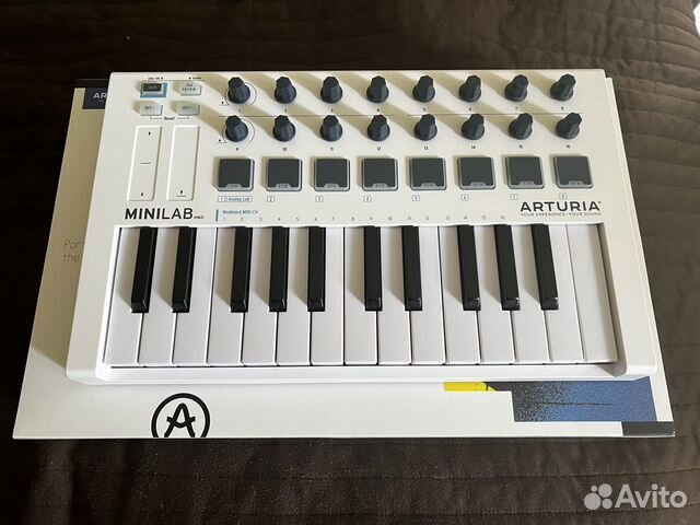 Arturia Minilab MK2 White купить в Москве | Хобби и отдых | Авито
