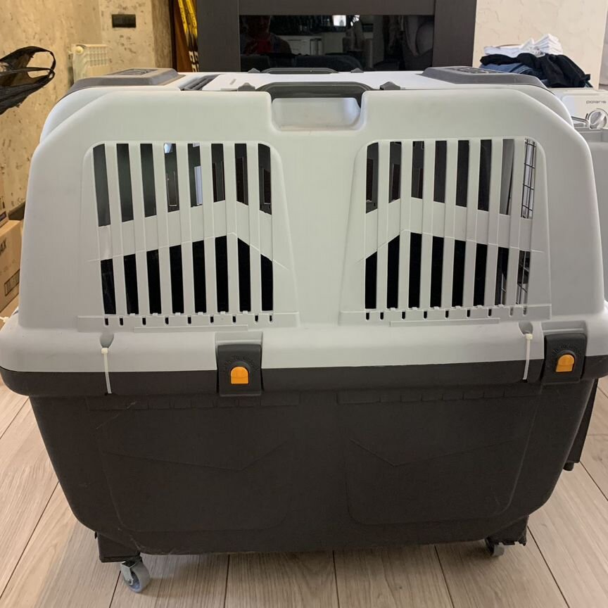 Переноска для средних и крупных собак