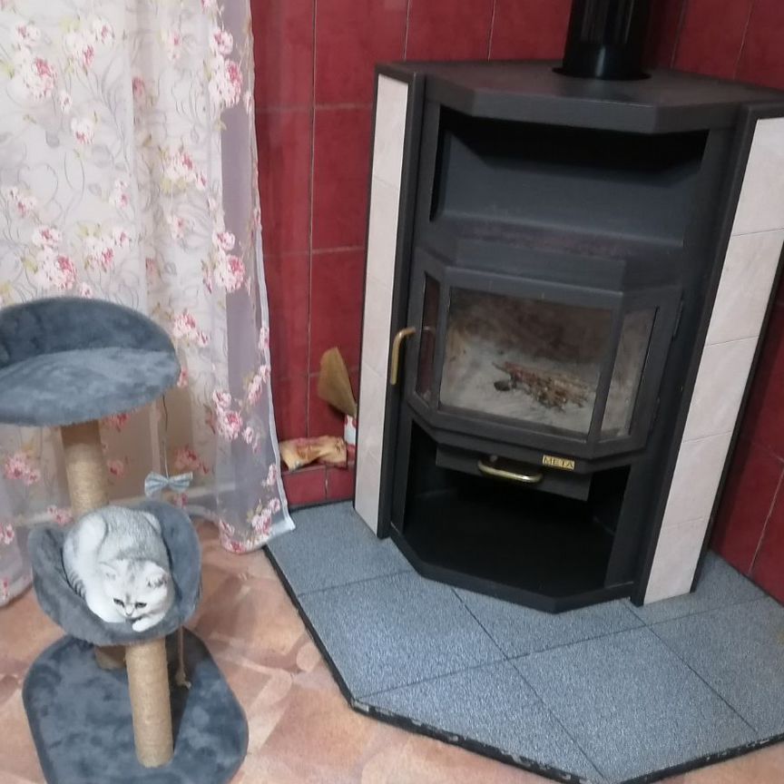 Когтеточка для кошек с лежанкой