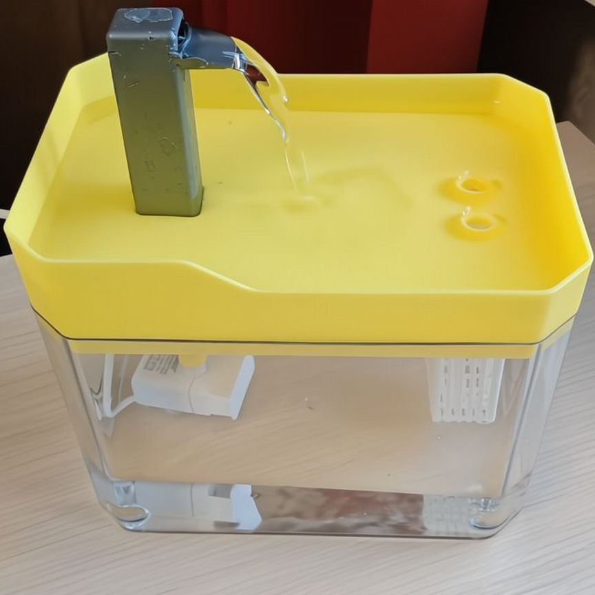 Фонтан поилка для кошек бу