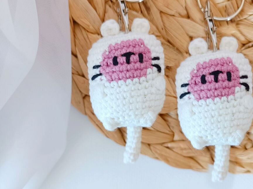 Вязаная игрушка кот,брелок