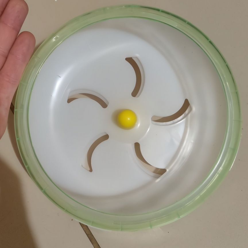 Колесо для хомяка пластиковое