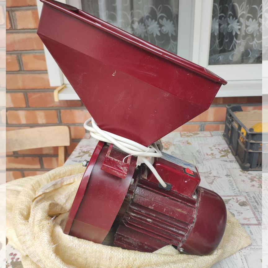 Кормоизмельчитель Зубренок