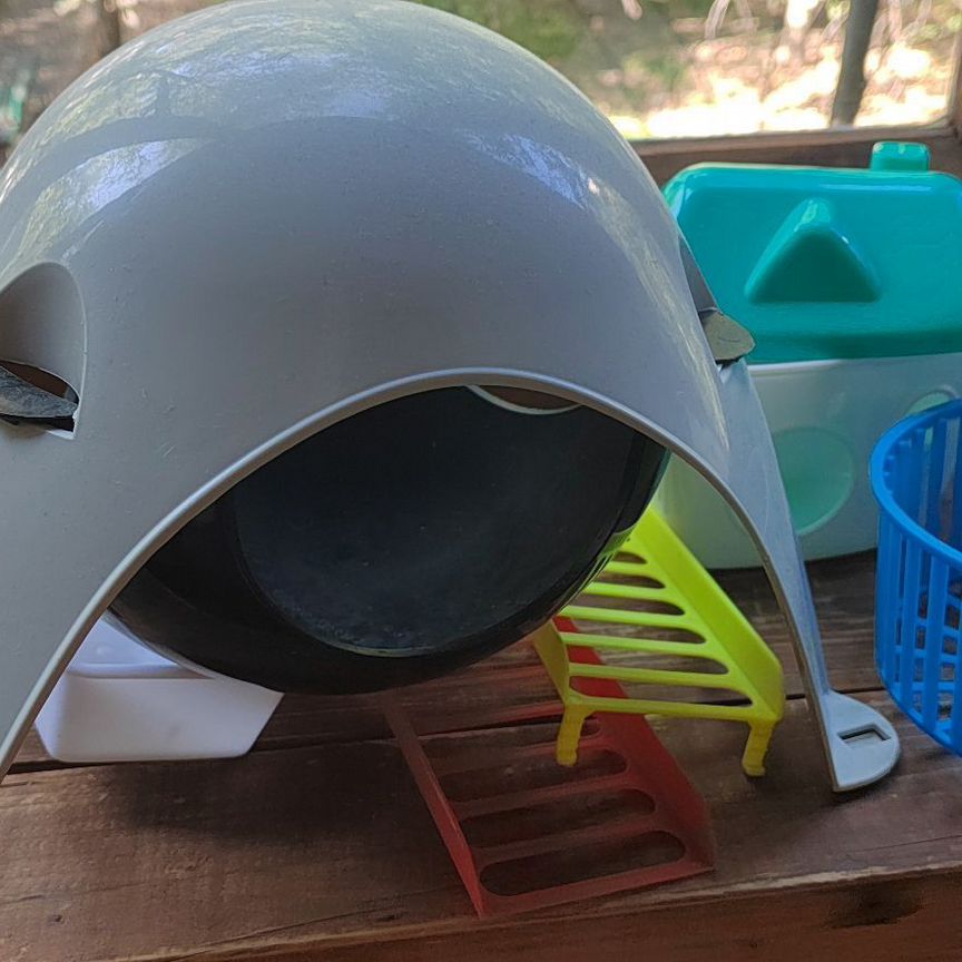 Спутник и игрушки для грызунов