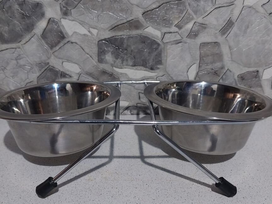 Миска на подставке