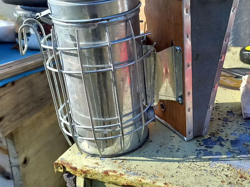 Дымарь для пчел