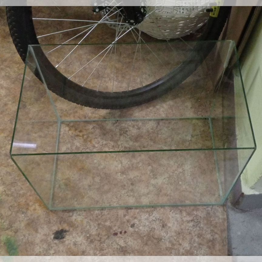 Аквариум большой 50 30 35 сантиметров на 52 литра