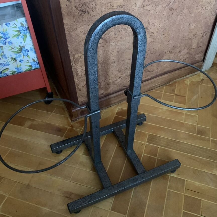 Подставка и миски для собак