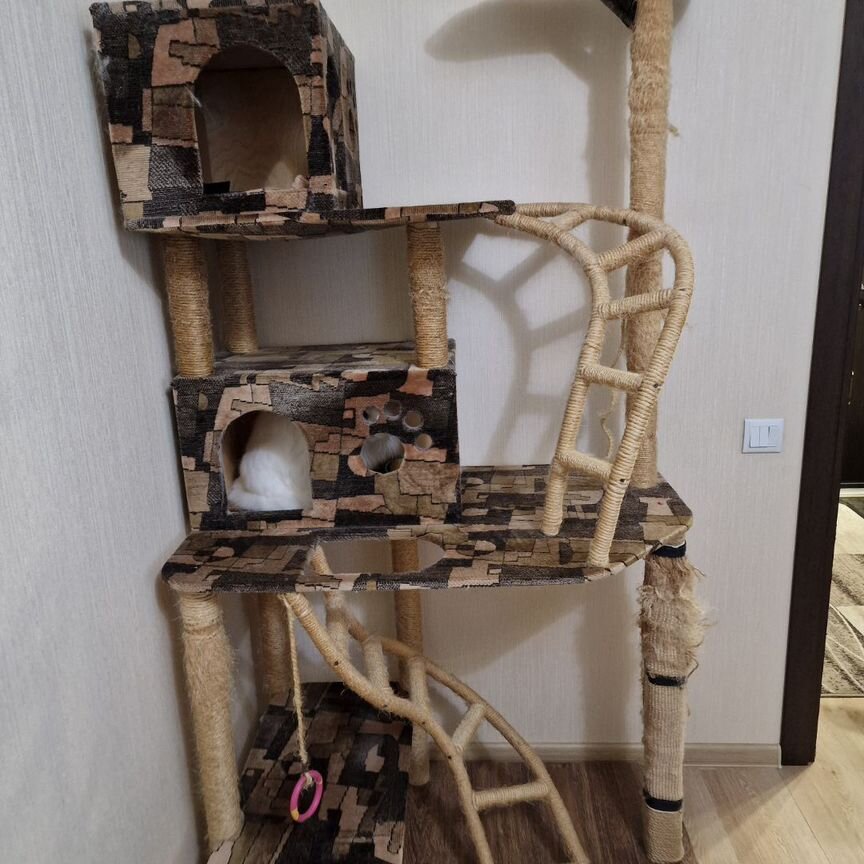 Когтеточка с домиками для кошек