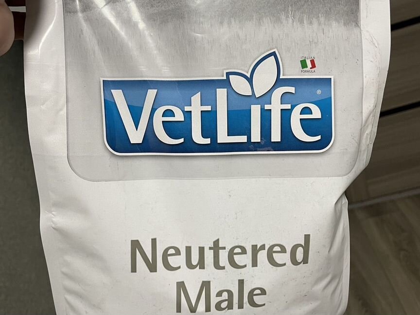 Корм для кошек Farmina VetLife Neutered Male