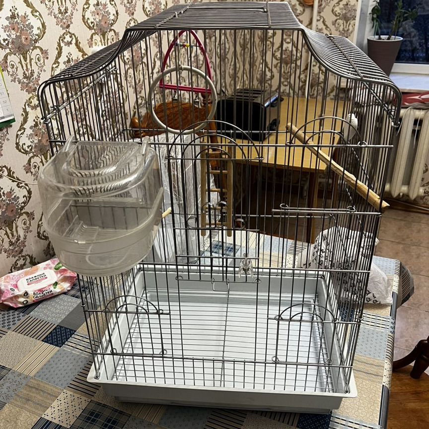 Клетка для попугая с балконом