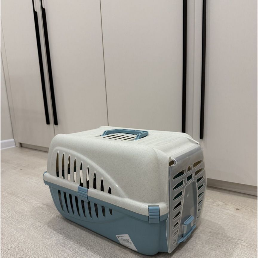 Переноска для кошек пластиковая б/у