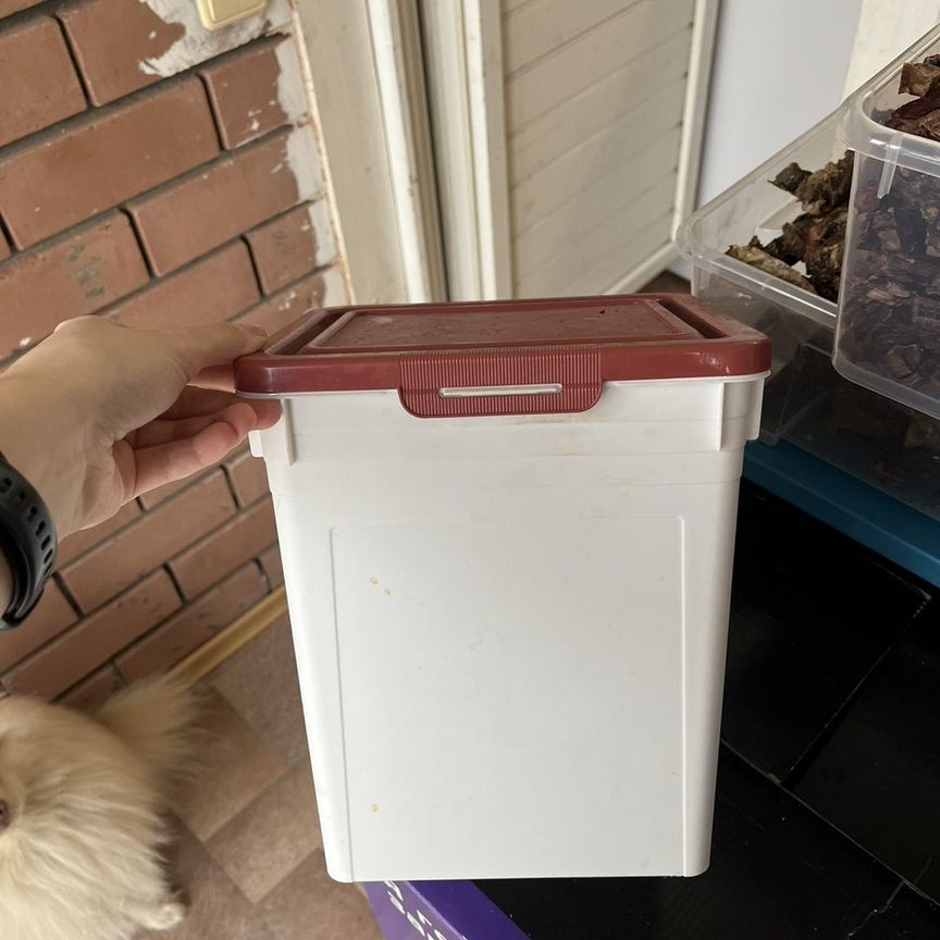 Бак для сухого корма 8л и 30л