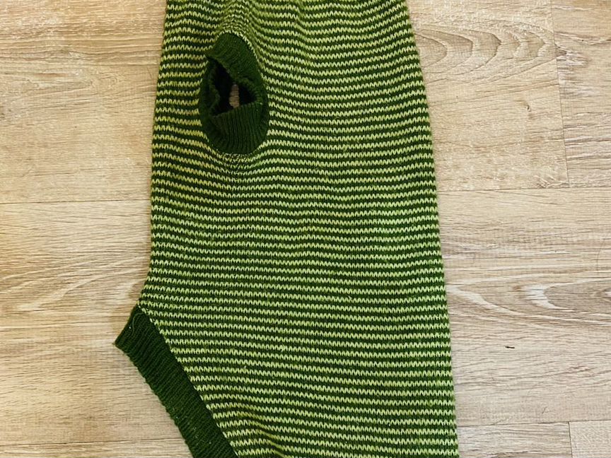 Вязаный свитер для собак