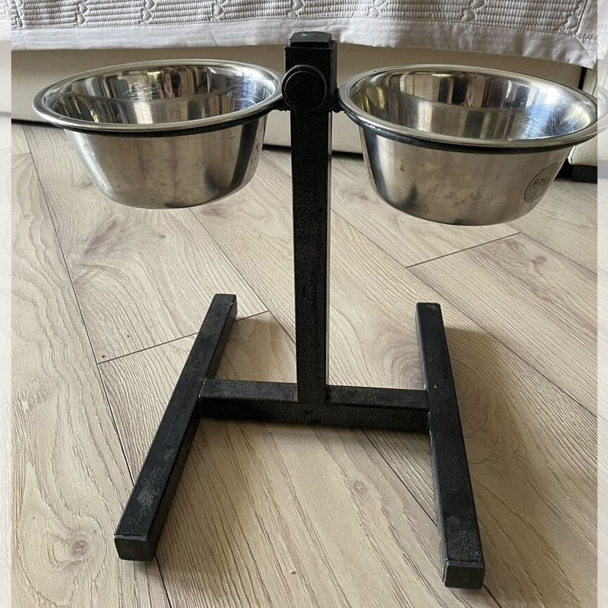 Подставка для кормления собак