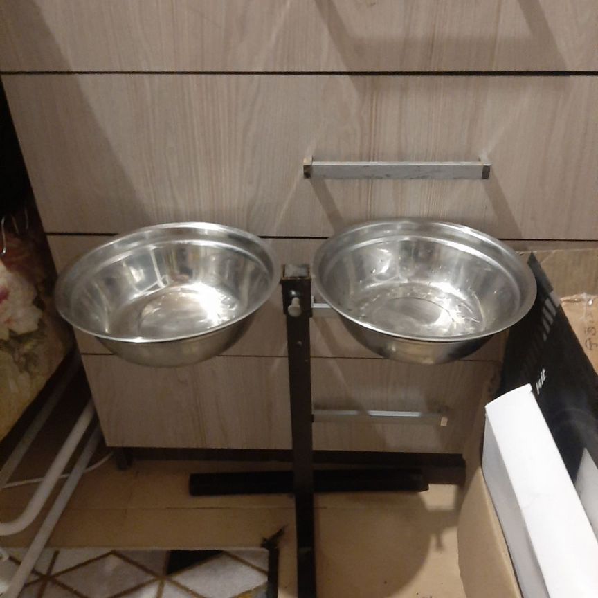 Стойка для кормления собак больших