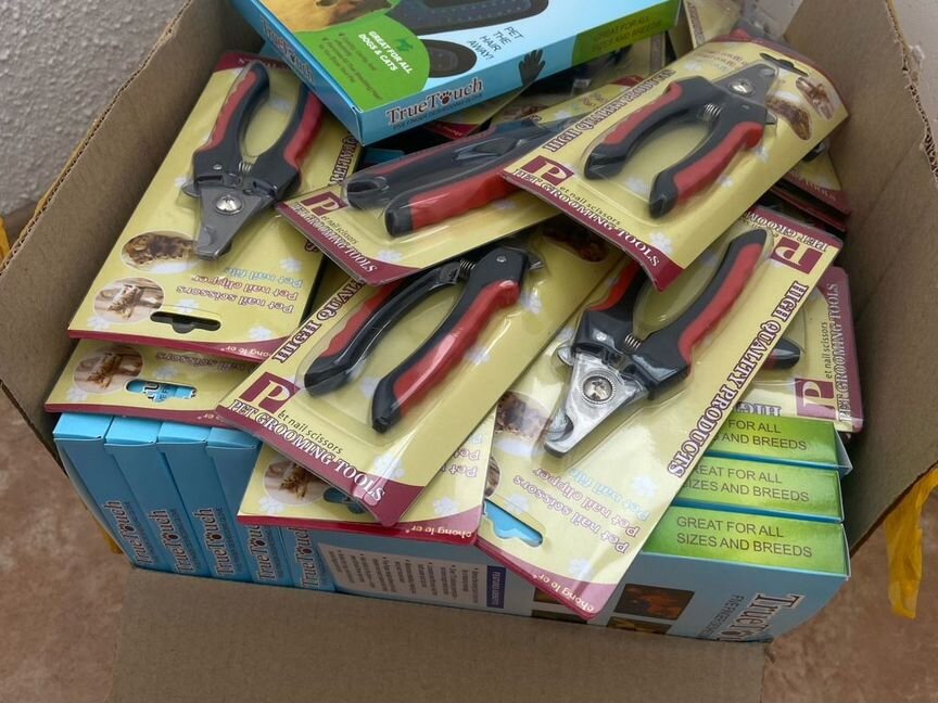 Когтерезы и перчатки для вычесывания